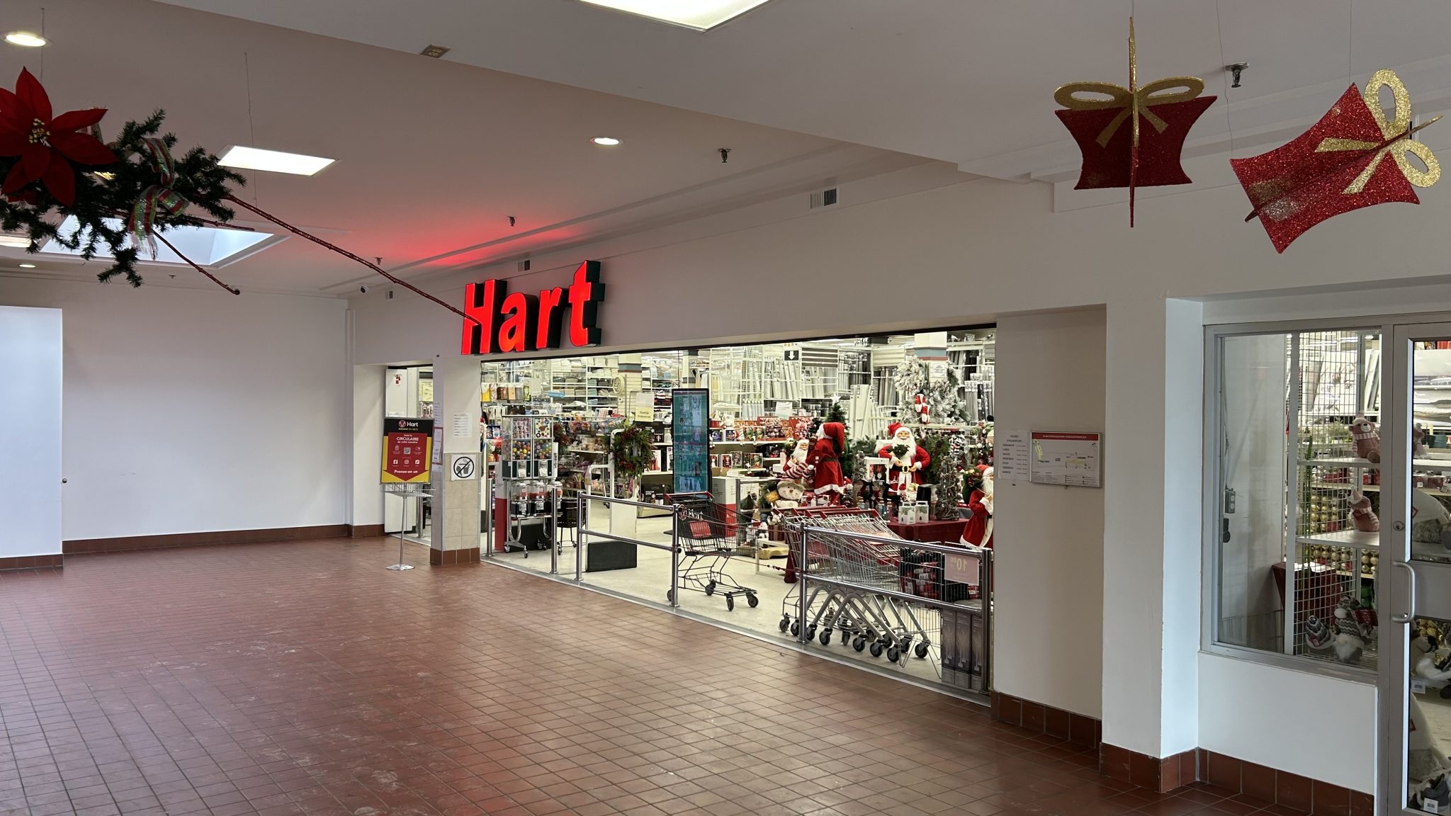Le magasin Hart de l’Ormière donne un coup de pouce à l’Arbre de Noël ...